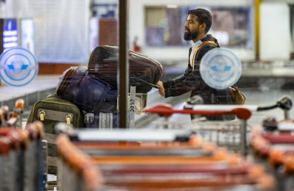Fire at Dhaka Airport Forces Suspension of All Flights | Khaleej Mag